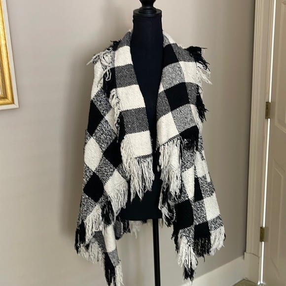 TCEC | Jackets & Coats | Tcec Black And White Vest | Poshmark